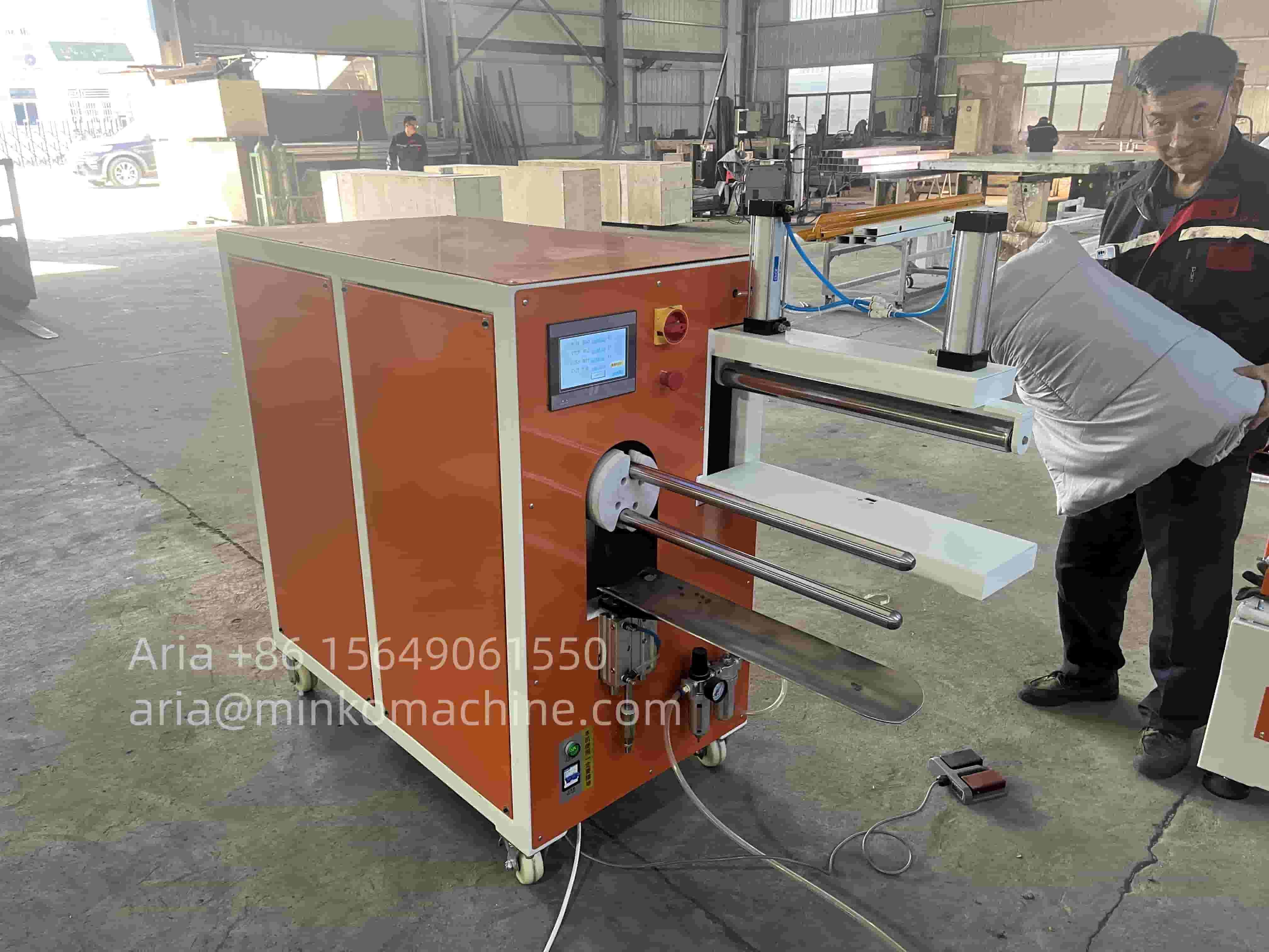 Smart Touch Screen Quilt Rolling Machine Use for Pillow Rolling
